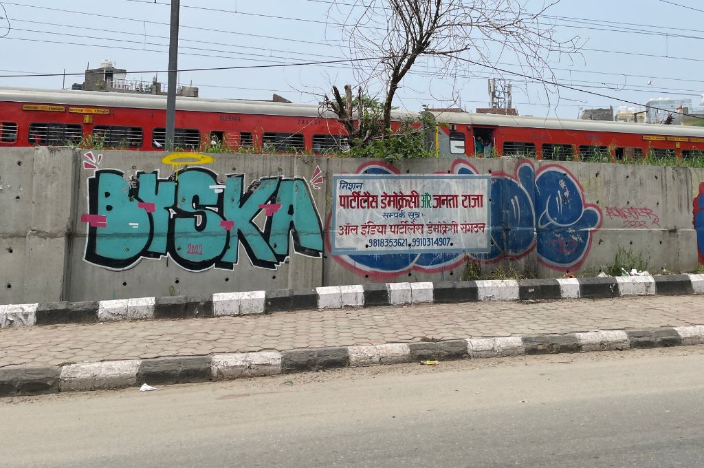 A crossing conundrum: How a rail gate is disrupting lives in Delhi | IDR